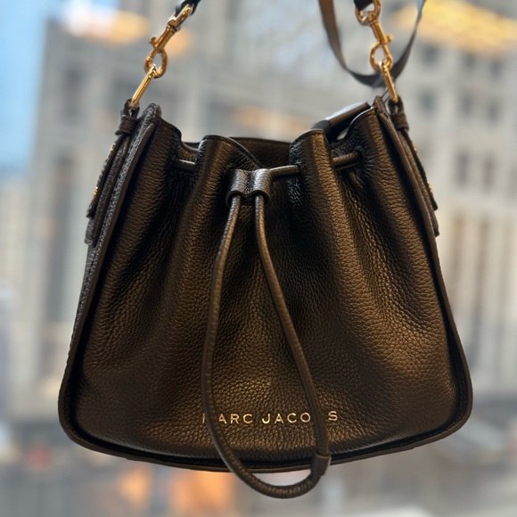 Marc Jacobs | Bags | Nueva Marc Jacobs Bucket Con Strap Largo | Poshmark
